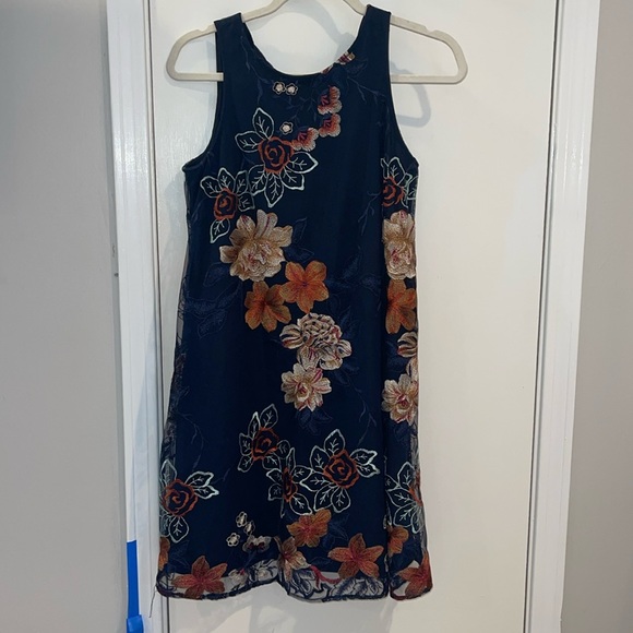 Beige by eci | Dresses | Beige By Eci Navy Embroidered Dress Size Small ...